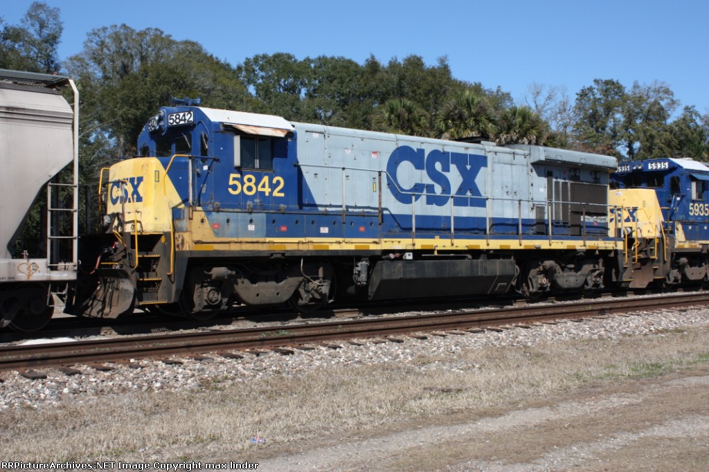 CSX 5842